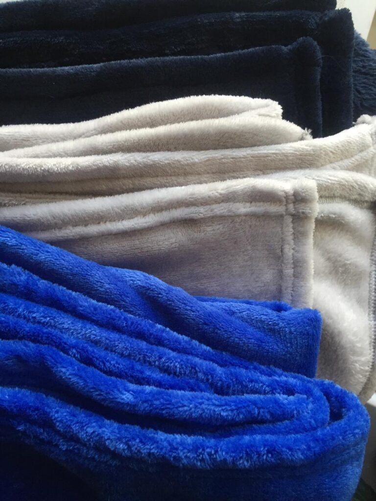 COBIJAS FLEECH POLAR - DUKASSA S.A.S. | Fabricantes de ropa de hogar